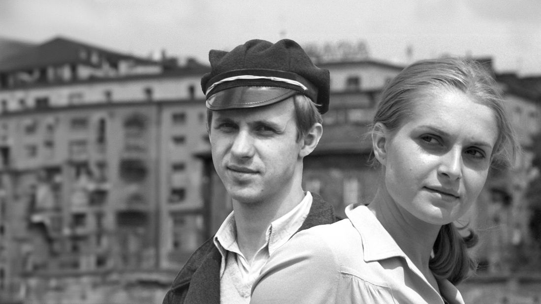 Dom - serial telewizyjny, Oglądaj na TVP VOD